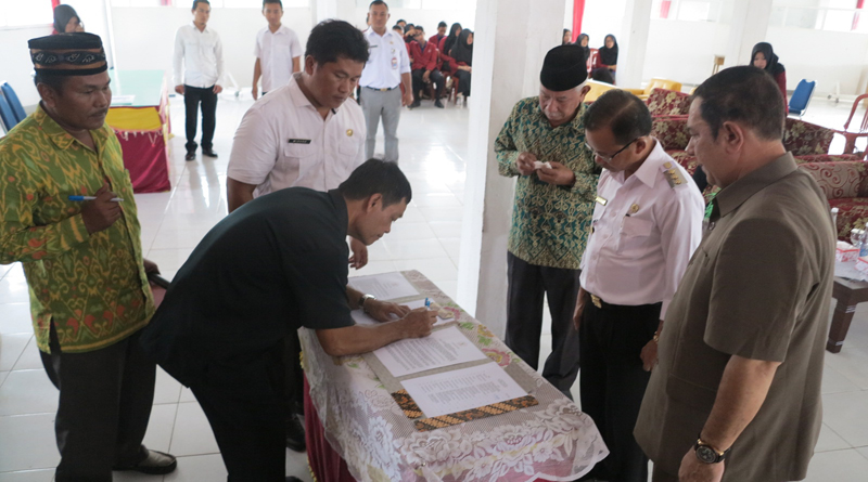 Bupati Lantik Pejabat STKIP Melawi – Suara Kapuas Raya